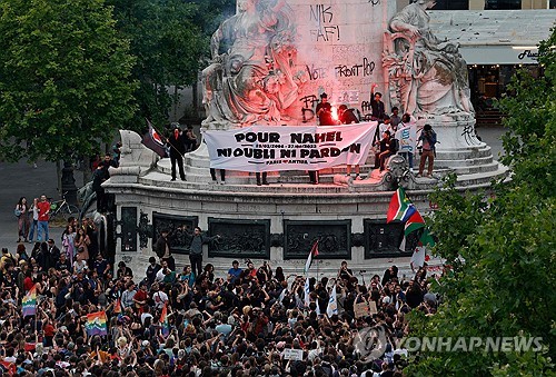 French Shock Sparks Growing- 'Risk of Sharp Rate Hike Due to Election ...