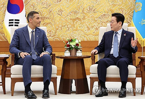 President Lee Meets UAE Defense Industry Powerbroker, Calls for Swift ...