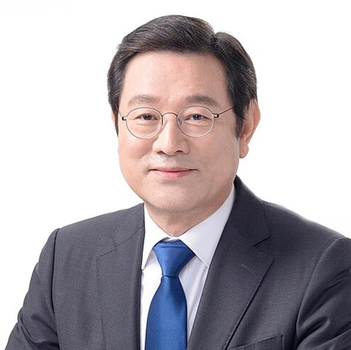 Booyoung Group Names Former Minister Lee Yong-sup as New Chairman